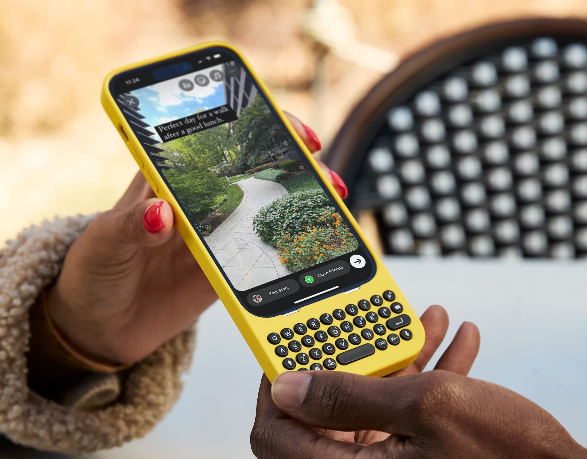 Blackberry-like Keyboard Case Available for iPhones